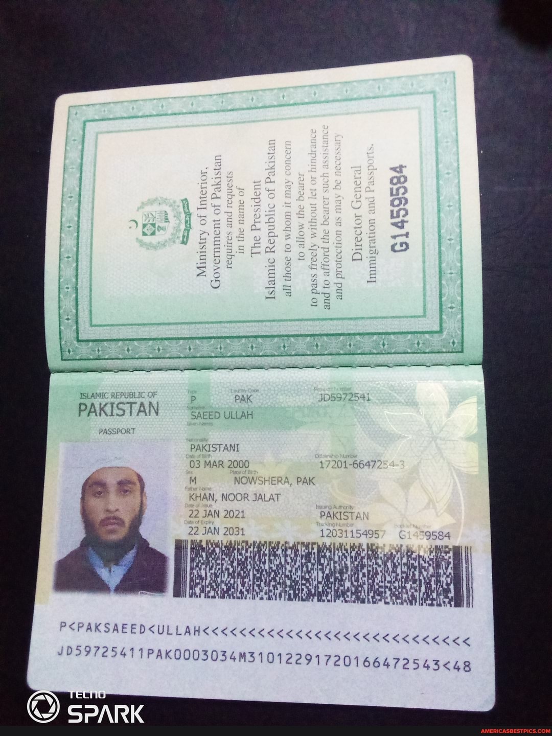 ISLAMIC REPUBLIC OF PAKISTAN PASSPORT PAKISTANI 03 MAR 2000 M NOW KHAN ...