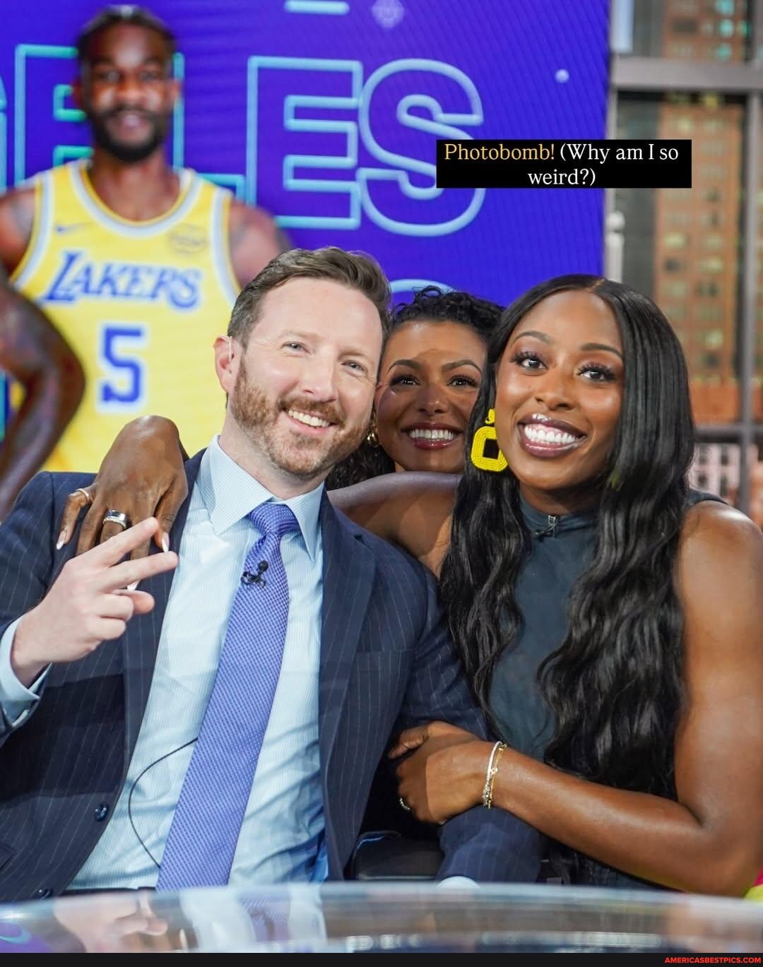 Photobomb! (Why am Iso weird?) - America’s best pics and videos