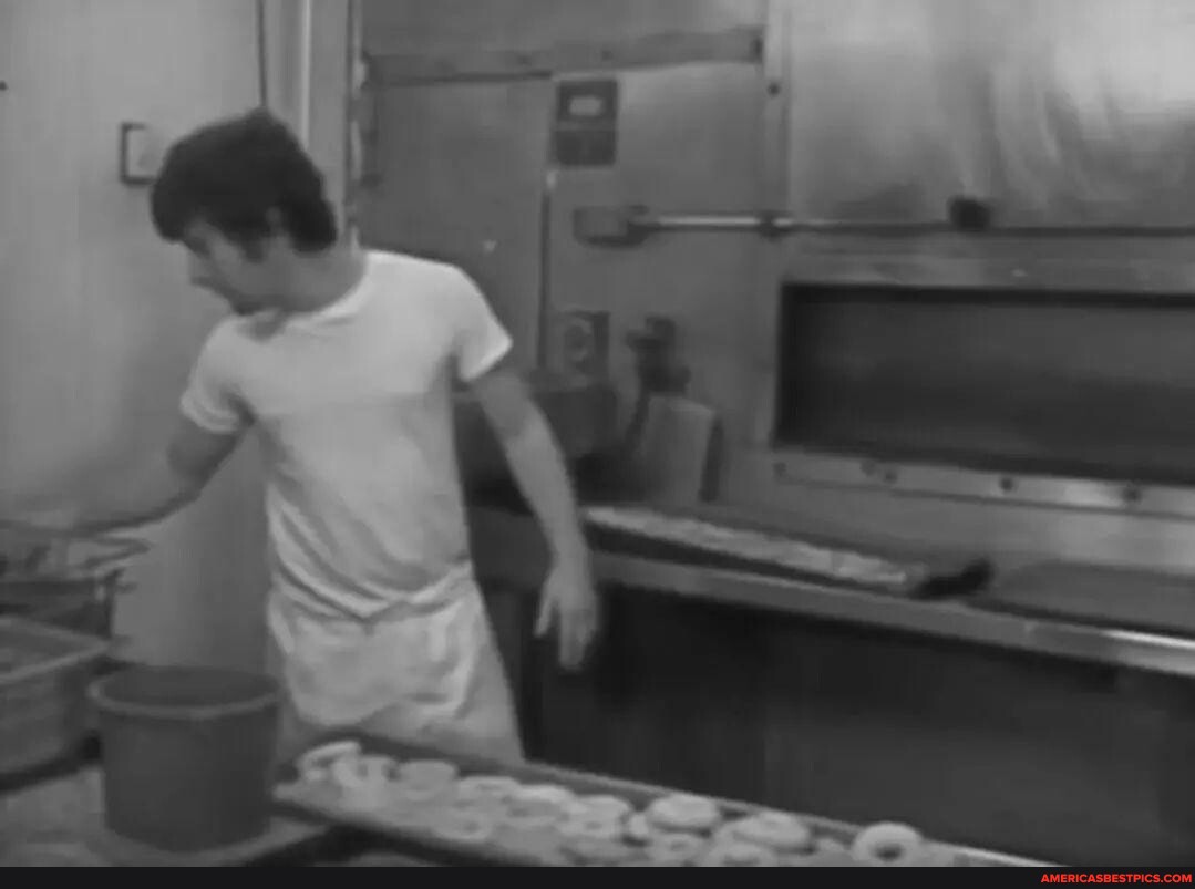 On this day, 31 January 1957, 350 Jewish bagel bakers in New York City ...